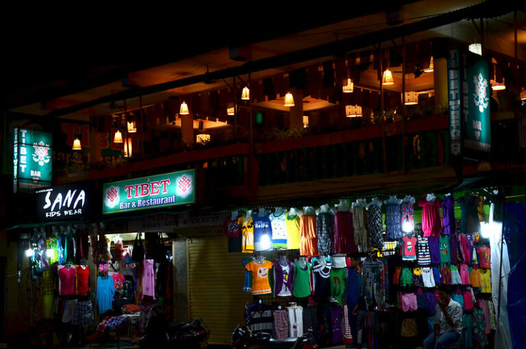 10 Best Shopping Markets in Goa (Cool Things To Buy)