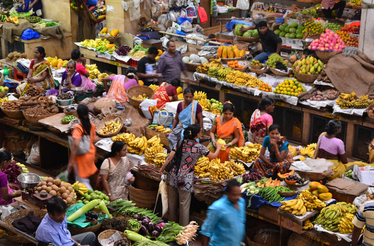 10 Best Shopping Markets in Goa (Cool Things To Buy)